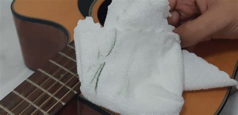 How To Clean Guitar Strings To Make Them Sound Like New