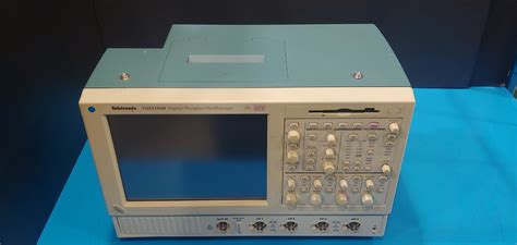 Tektronix Tds5104b Digital Phosphor Oscilloscope As Is Selling 1997 Ebay