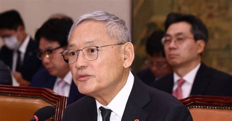 정몽규 4연임 시정 명령 내릴 것 유인촌 승인 불허 입장