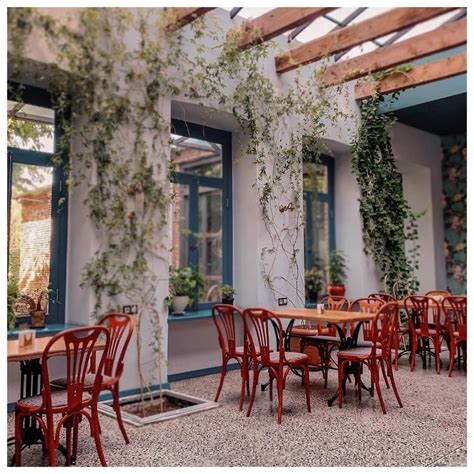 ნინიას ბაღი • Ninias Garden