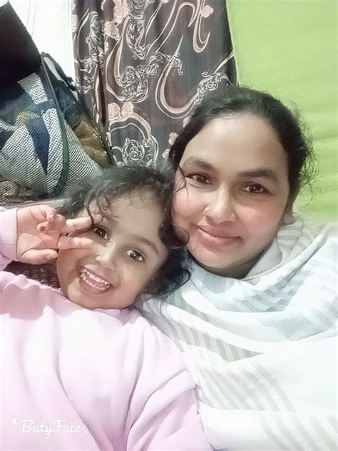 মুন্নি আকাশ।