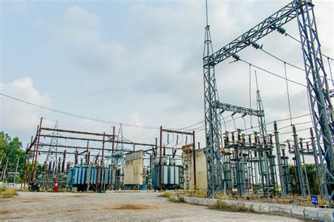 고전압 전기 부품을 갖춘 110kv 고전압 분배 변압기 배전 스테이션 건축에 대한 스톡 사진 및 기타 이미지 건축 건축물
