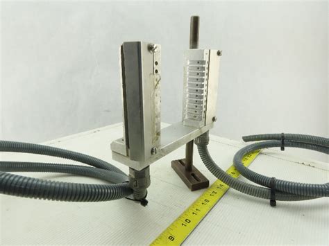 Keyence Fu 77 Fiber Optic Material Pass Through Sensor 22 Sensors