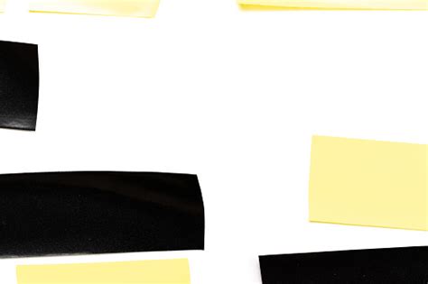 종이 접착제 스카치 배경 흰색에 고립 된 노란색과 검은 색 끈적 끈적한 스트립 덕트 테이프 조각 찢어진 그런지 텍스처 가장자리에 대한 스톡 사진 및 기타 이미지 Istock