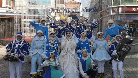 그림에대한동경 해바라기 전설 해바라기의 전설은 그리스 로마신화에서 이어집니다 그리스 로마 신화 속 물의 요정인 크리티아는 태양의 신 아폴론을 보고 첫눈에 반했어요