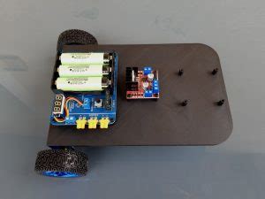 Voiture Télécommandée Arduino à 3 roues radiocommandée