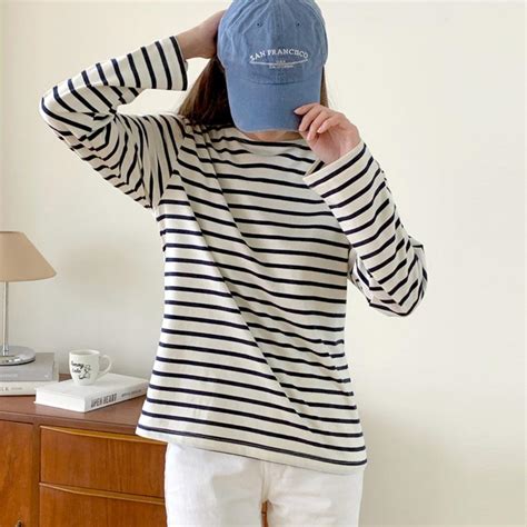 여자 클래식 라운드 단가라 롱슬리브 줄무늬 티셔츠