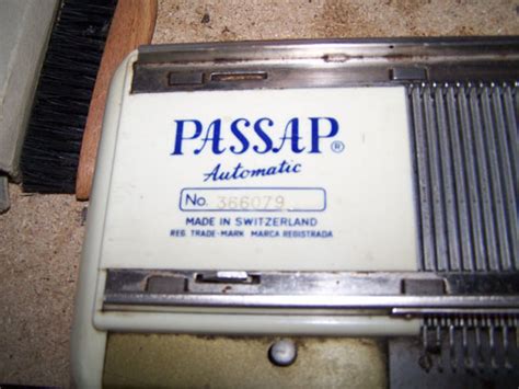Passap Automatic With Ribber Knitting Machine