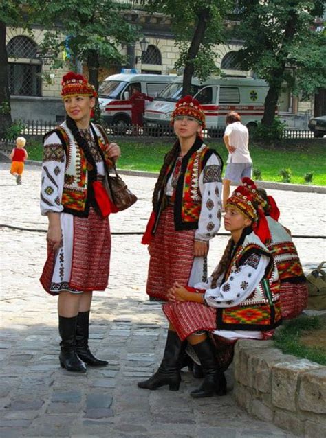 Колыбы Карпат и Закарпатья | Ukraine brides, Women's costumes, Ukraine