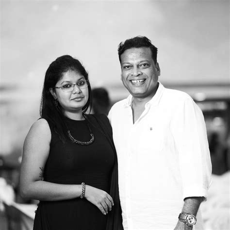 பிரபல குணச்சித்திர நடிகர் ஜான் விஜயின் மனைவி யார் தெரியுமா இதுவரை வெளிவராத குடும்ப புகைப்படம்