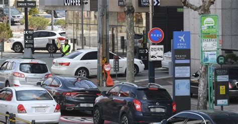 비대면 주문 가능한 드라이브 스루 매장 인기