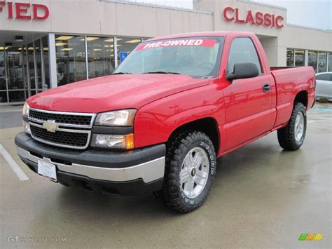 2006 Victory Red Chevrolet Silverado 1500 Ls Regular Cab 4x4 26000067