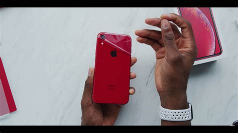 Jsou Tu Prvn Unboxing Videa Iphonu Xr Pod Vejte Se Na Rozbalen