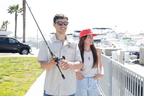 7 Eleven Debuts New Beverages Apparel Store Brands