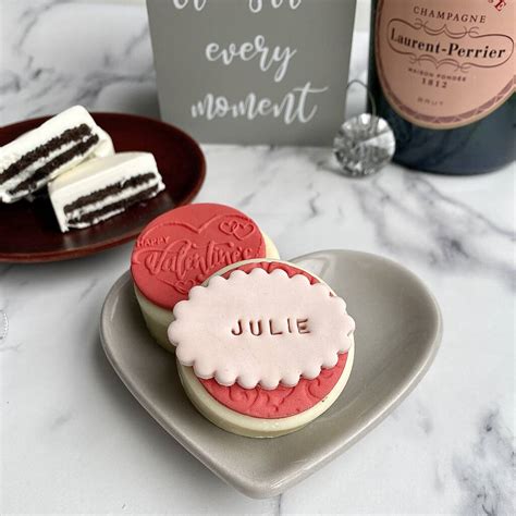 Valentine Chocolate Coated Oreo Twin T By La Mira Sweet Treats