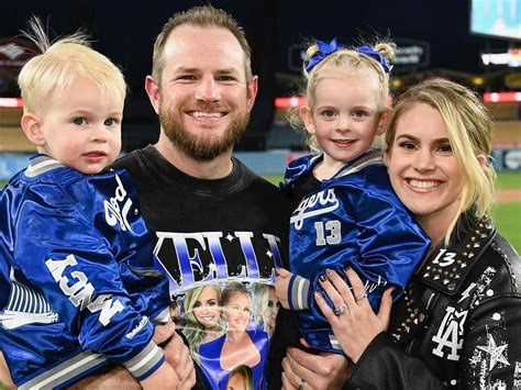 Who Is Max Muncys Wife Meet Kellie Muncy