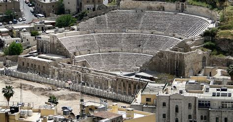 المدرج الروماني Roman Amphitheater