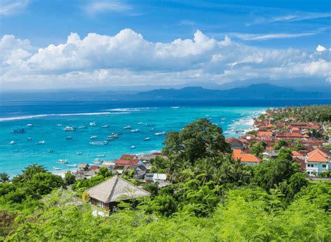 A First Timers Guide To Surfing Nusa Lembongan Best Surf Spots
