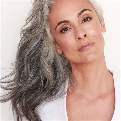 Capelli 7 Fantastiche Idee Per Portare I Capelli Grigi A 50 E 60 Anni