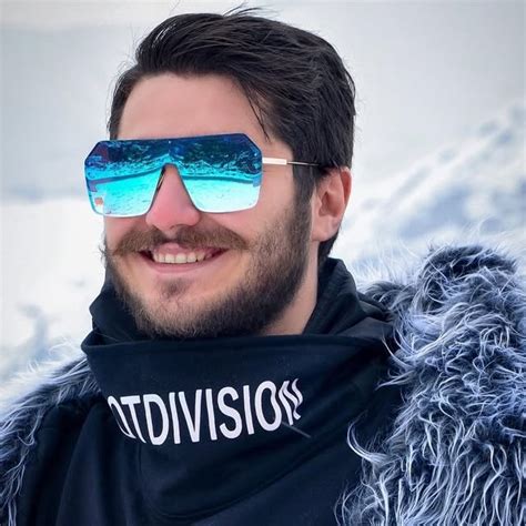 Erfan Jalili Erfanjalili • Threads Say More