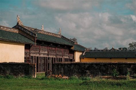 Fa20348nak 문화 건물 건축 경치 고대의 관광 구조 궁전 도시 동남아시아 동양 디자인 랜드마크 마당 목공 문화 유산 문화적 베트남