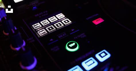 녹음 스튜디오의 제어판 클로즈업 사진 Unsplash의 무료 디제이 이미지