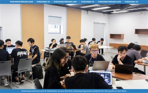 Câu Lạc Bộ Khoa Học Công Nghệ Trong Kinh Tế Và Kinh Doanh Trường Đại Học Ngoại Thương Mở Đơn