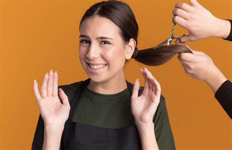 Місячний календар стрижок на березень 2023 сприятливі та невдалі дні