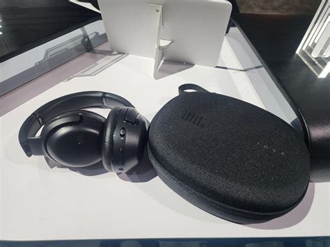Ces Jbl Launches First Smart Charging Case For Wireless Earbuds Appliance Retailer
