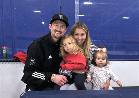 Paulina Gretzky Shares Photos From Dad Waynes Birthday Trip To Watch