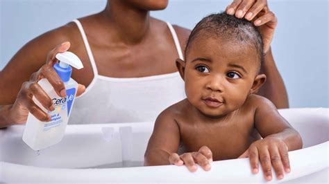 حمام کردن نوزادان آموزش شستن نوزاد 3 مرحله ۹ نکته مهم و کلیدی