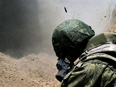 Russian Army Completing Liberation Of Kirovsk Settlement In Donbass