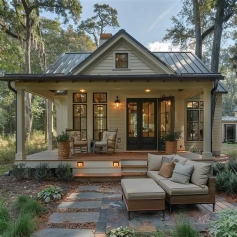 Pin By Pamela Sutton On Cottages Small Cottage Homes Farmhouse Style