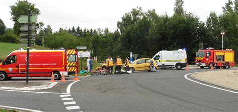 LE PIN Elle Percute Un Poteau