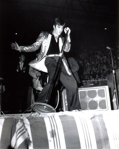 Elvis And His Costar Jocelyn Lane From The 1965 Comedy “tickle Me” Peep