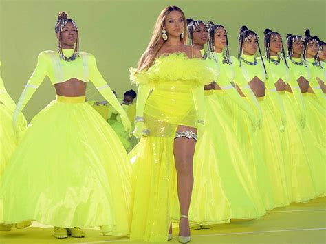Beyoncés Best Outfits Her Most Iconic Looks Yet