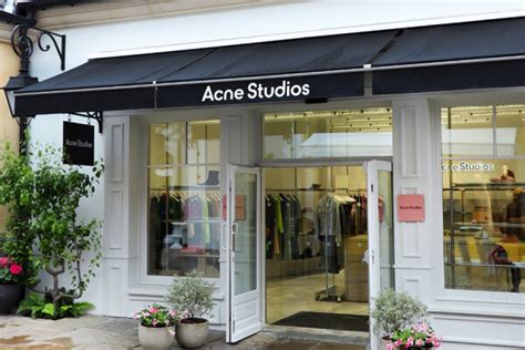 Đi du lịch Pháp nên mua gì Mua ở đâu câu hỏi thường gặp