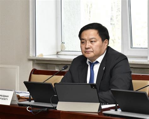 Parliamentmn ЭЗБХ Уул уурхайн бүтээгдэхүүний биржийн Facebook