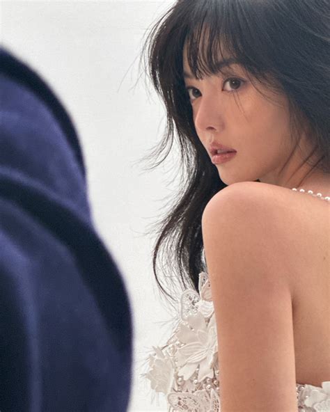 김진희 👰🏻‍♀️🤍감사한 직업 이렇게 예쁜 드레스를 맘껏 입다니 Instagram