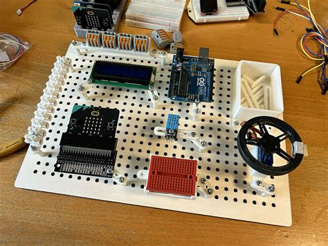 Free 3d File Electronic Prototyping Base Plate 🔌・3d Printer Design To