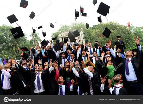 Group Graduates Expressing Delight Front Sculpture Raju Tsc Area 51th