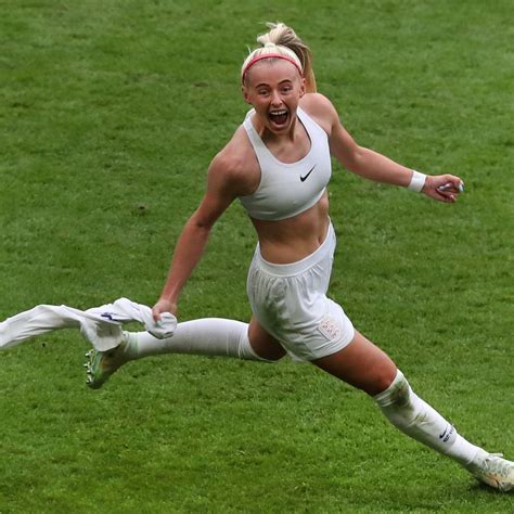 Chloe Kelly R England