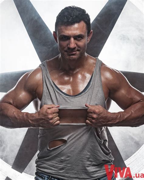Горячий мачо Николай Тищенко показал бицепсы в новой фотосессии — Femeua
