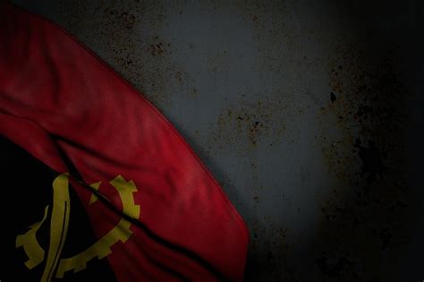 텍스트에 대한 빈 장소와 녹슨 금속에 큰 주름 앙골라 플래그의 좋은 어두운 그림 어떤 잔치 플래그 3d 그림 국가 관광명소에