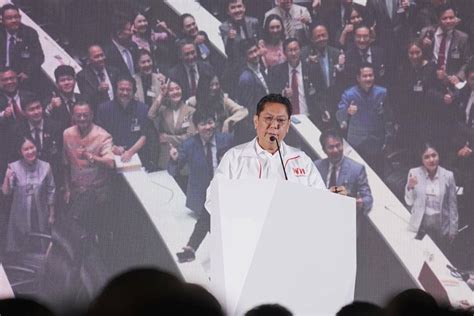 Photo Gallery “ทักษิณ” ส่งคลิปให้โอวาท เพื่อไทย ลั่นพรรคไร้ดีเอ็นเอ อนุรักษ์นิยมใหม่” แต่เป็น