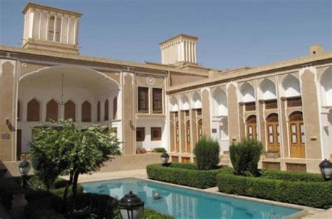 معماری در اقلیم گرم و خشک با نگاهی به استان کرمان Ppt90ir