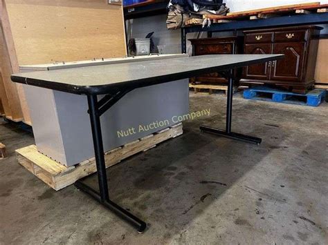 16 Tables Nutt Auction