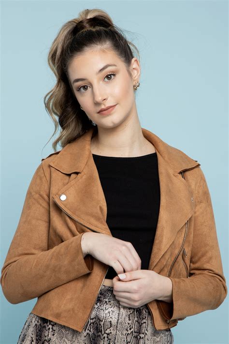 Kaylin B New View Modeling