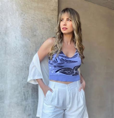 Uma Violeta — Ring A Bell