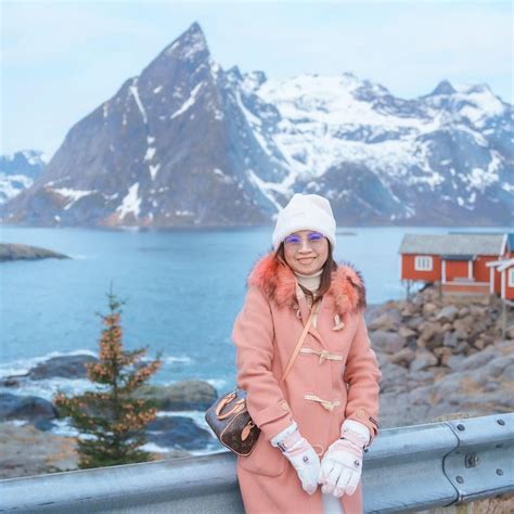 เรารักสมเด็จพระพุทธเจ้าหลวง สมเด็จพระศรีพัชรินทราบรมราชินีนาถ พระบรมราชชนนีพันปีหลวง สมเด็จพระ